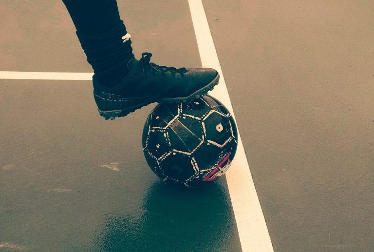 Turning while dribbling [sharp 180 degrees] - video