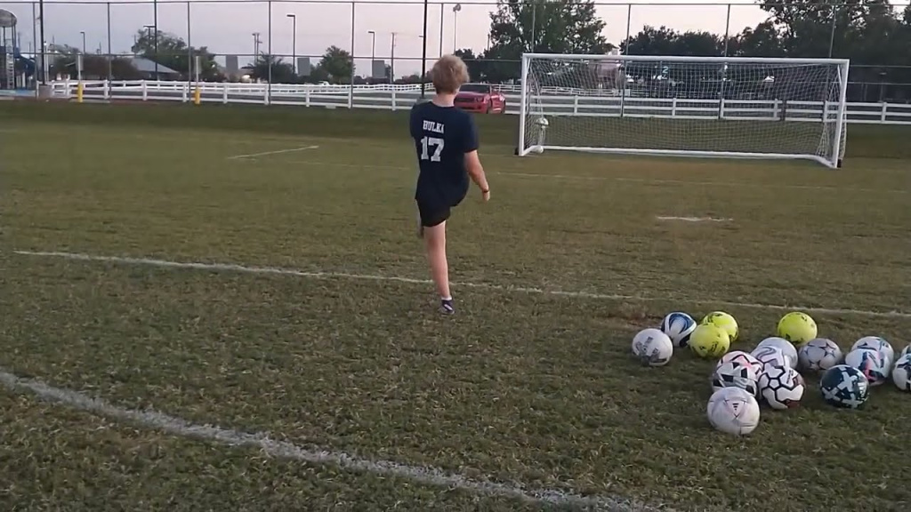 Half volley practice drills in soccer [advanced skill] - video